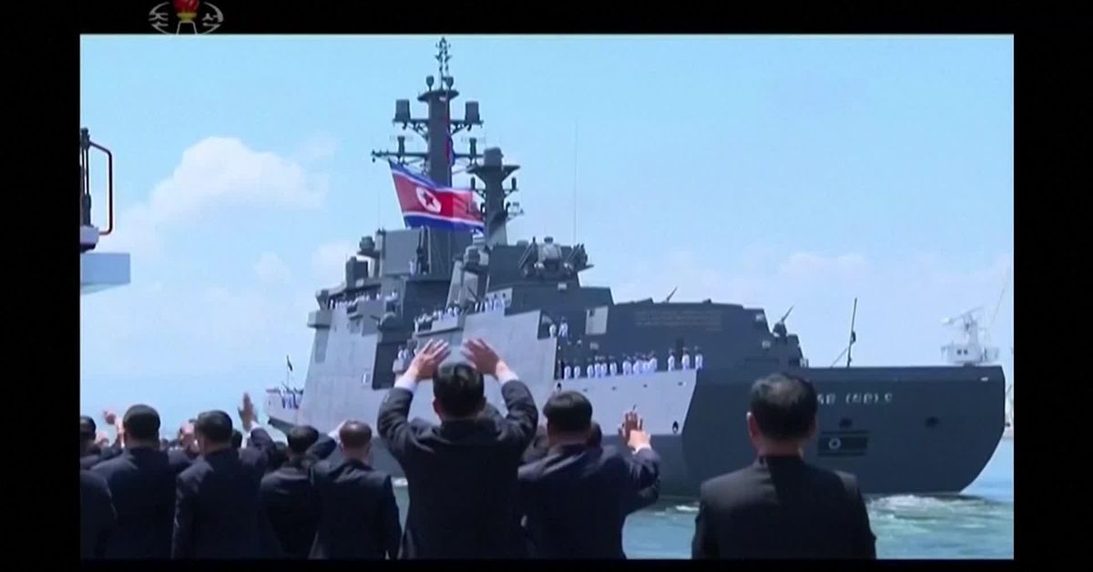 Corea del Norte inaugura el Choe Hyon su nuevo buque de guerra de 5.000 ...