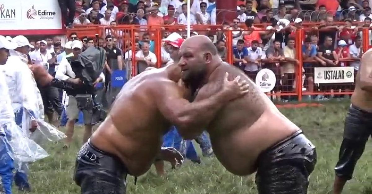Kirkpinar, la centenaria y resbaladiza lucha libre turca