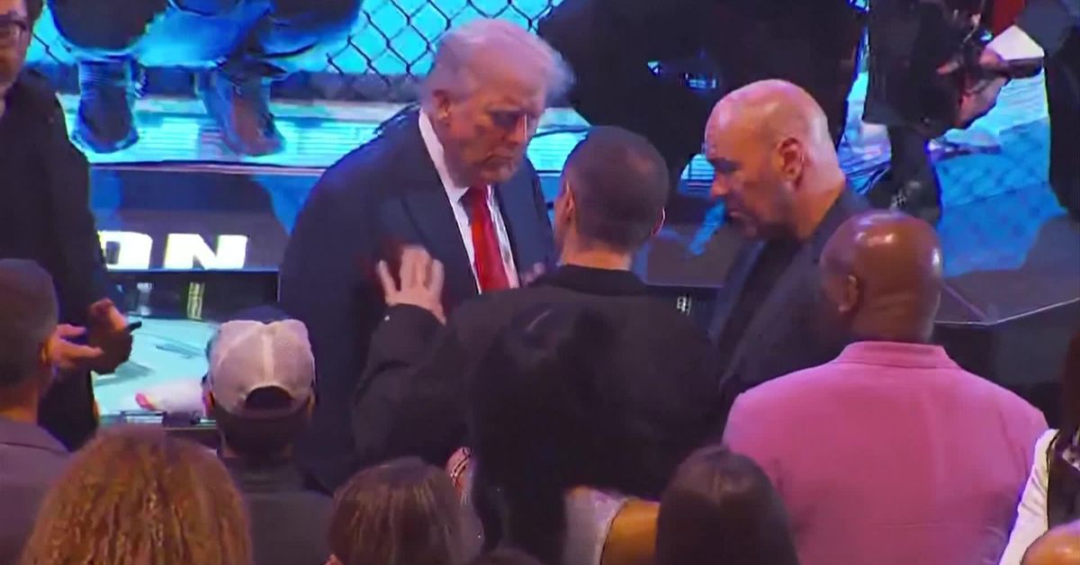 Trump asiste a un evento de la UFC en el Prudential Center de Nueva Jersey