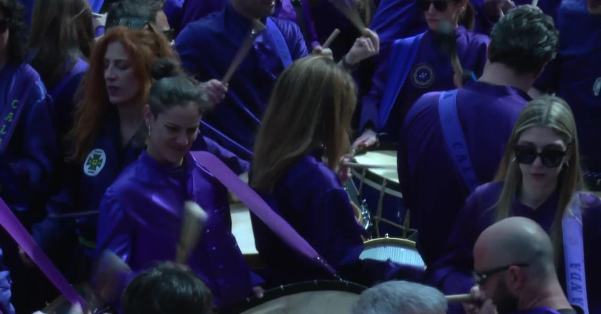 Comienza en Calanda (Teruel) la tradicional Rompida de la Hora
