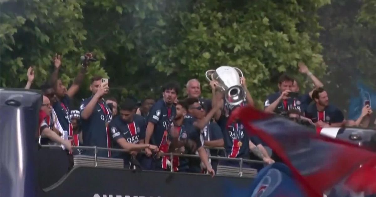 El PSG celebra con su afición el título de campeones de Europa