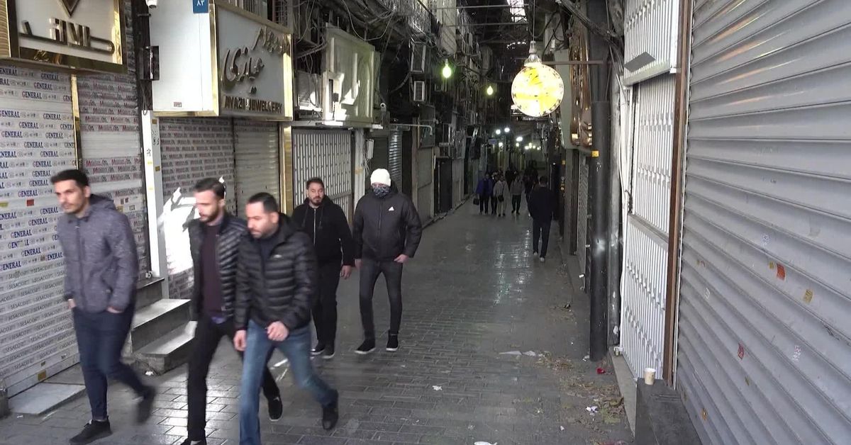 M069-IRAN PROTESTA CARESTIA VIDA