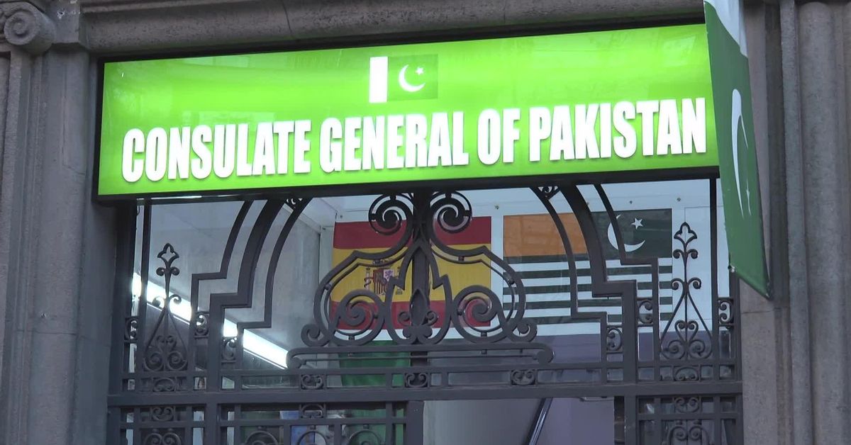 S044-BARCELONA COLAS CONSULADO PAKISTAN REGULARIZACION