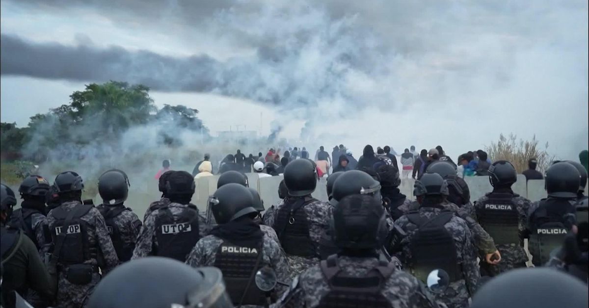 D004-BOLIVIA DISTURBIOS CORTE AUTOPISTA