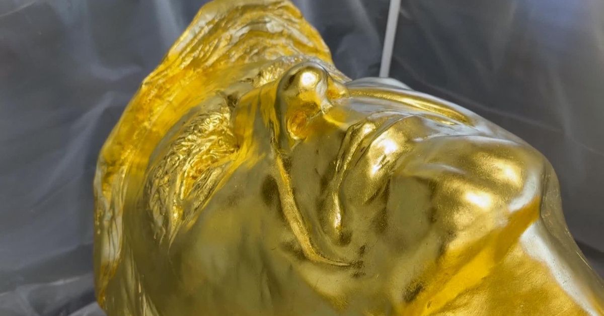 ‘Don Colossus’, una estatua de Trump de oro de más de cuatro metros