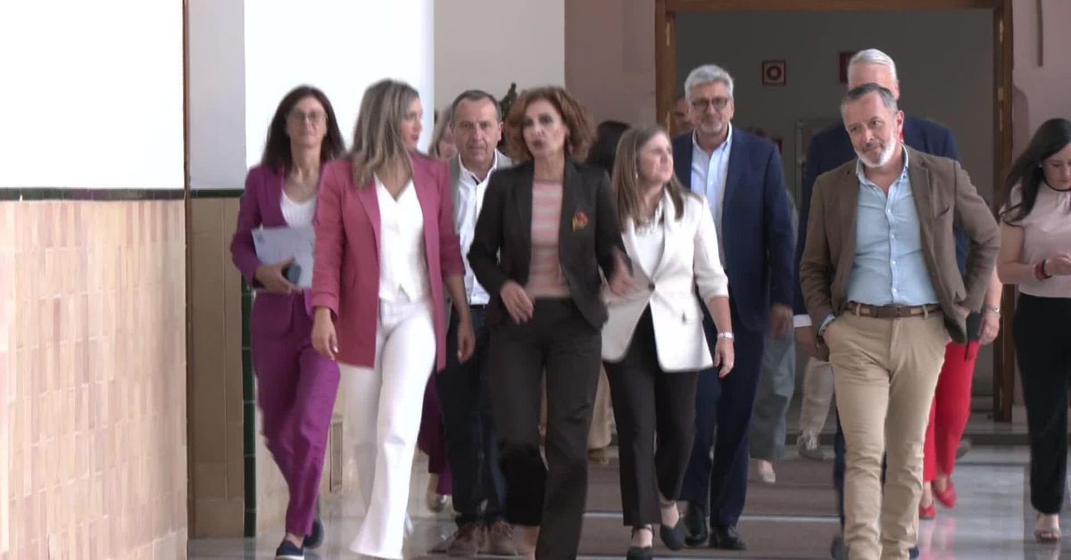 J622-SEVILLA ACTO DE MARIA JESUS MONTERO