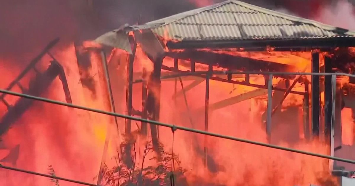 S008-AUSTRALIA INCENDIO EVACUADOS